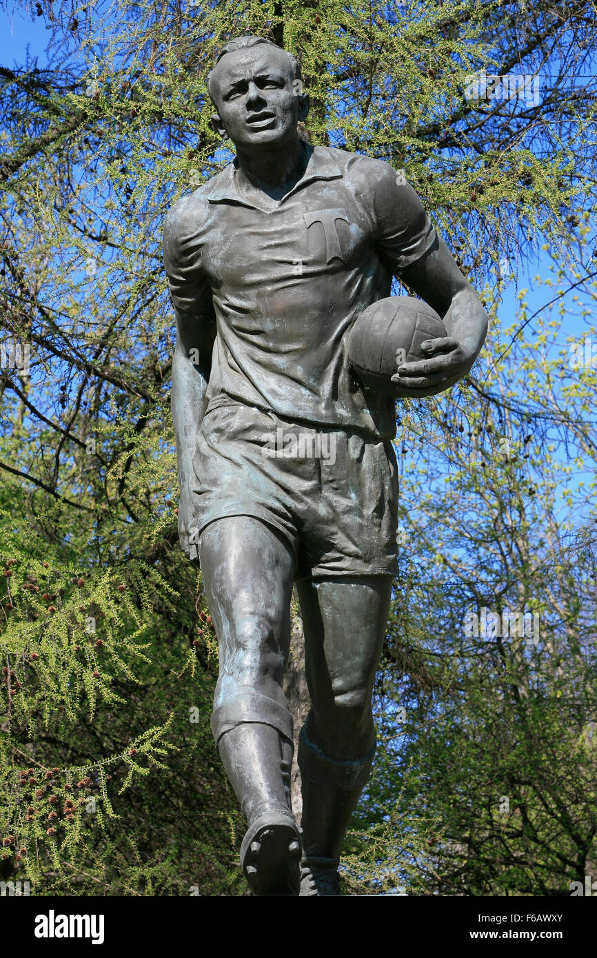 Monument to the Soviet footballer Eduard Streltsov (1937-1990) of FC ...