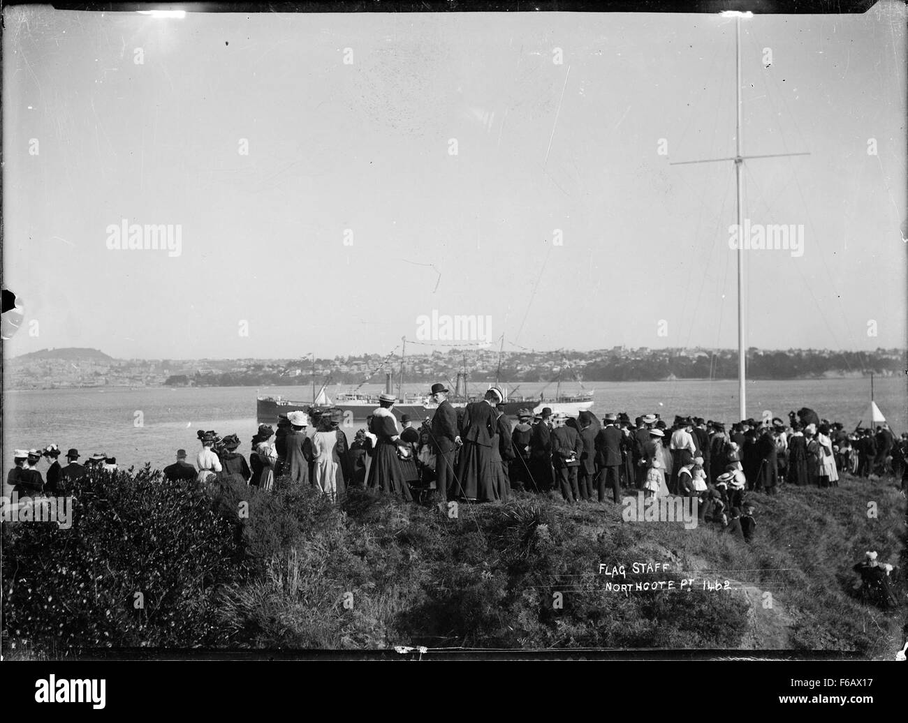 Crowd gathering around Black and White Stock Photos & Images - Alamy