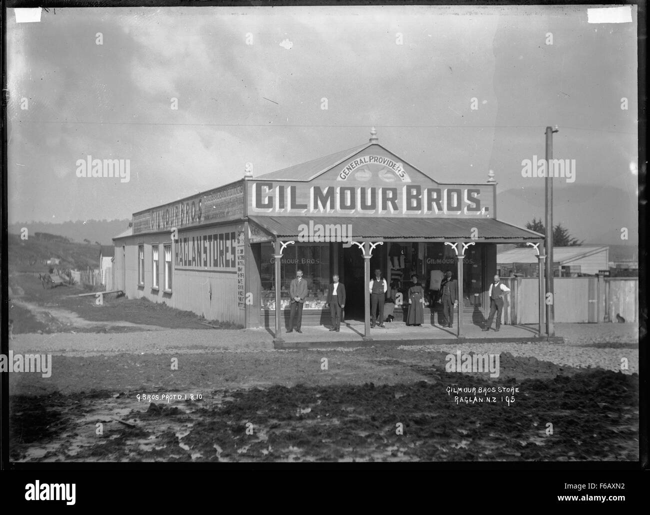 Gilmour brothers store hi-res stock photography and images - Alamy