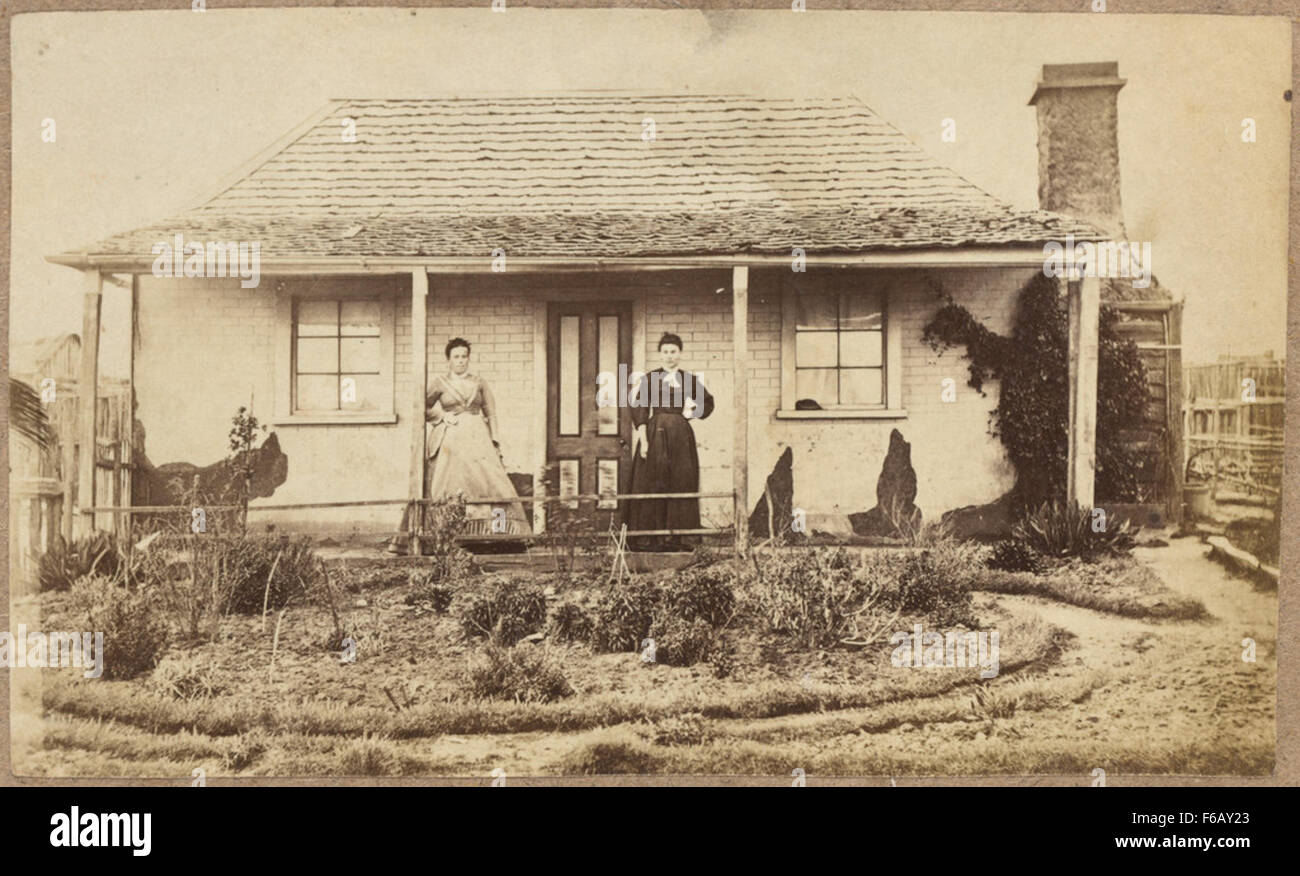 19th century cottage hi-res stock photography and images - Alamy