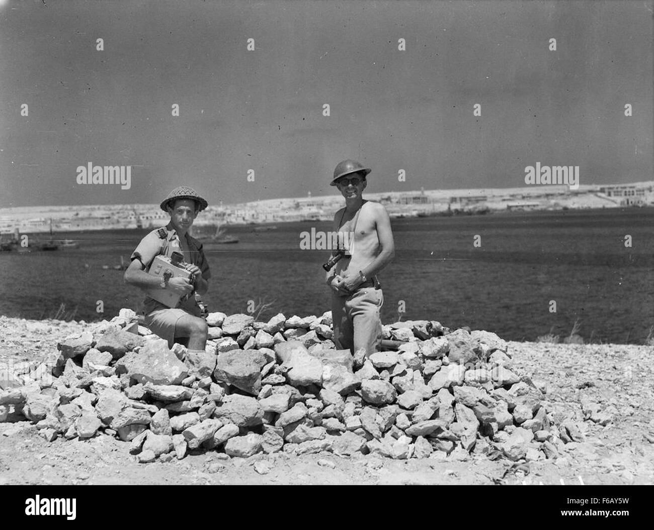 George silk hi-res stock photography and images - Alamy