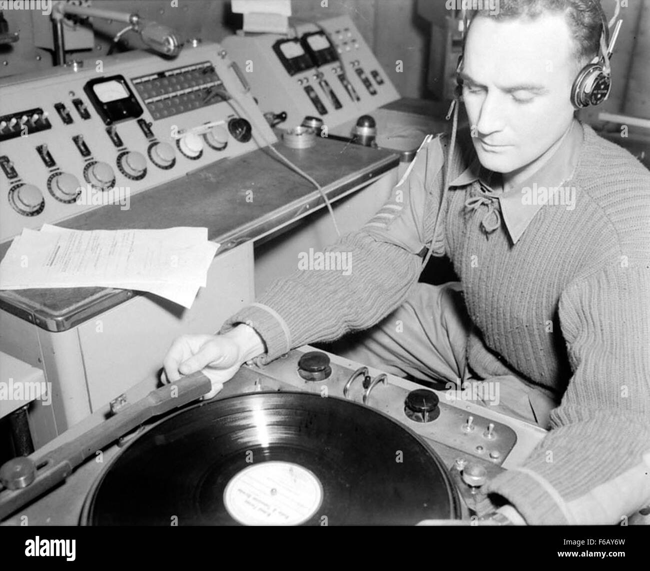 Early broadcasting Black and White Stock Photos & Images - Alamy