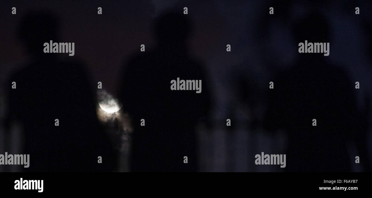 A perigee full moon, or supermoon, rises over Central Park in New York ...