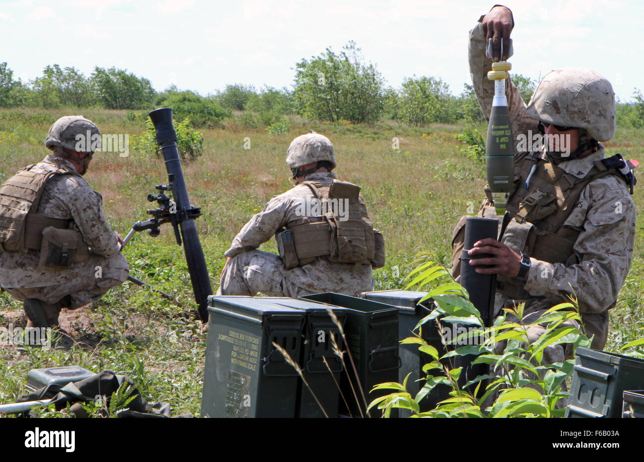 81mm mortar hi-res stock photography and images - Alamy