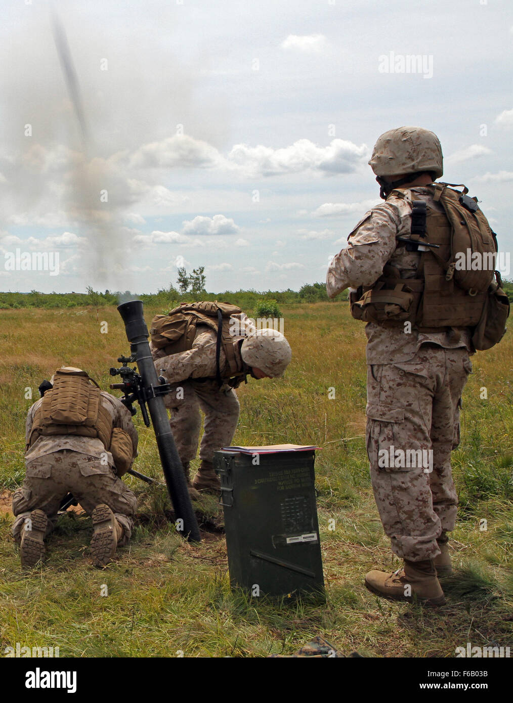 81mm mortar hi-res stock photography and images - Alamy
