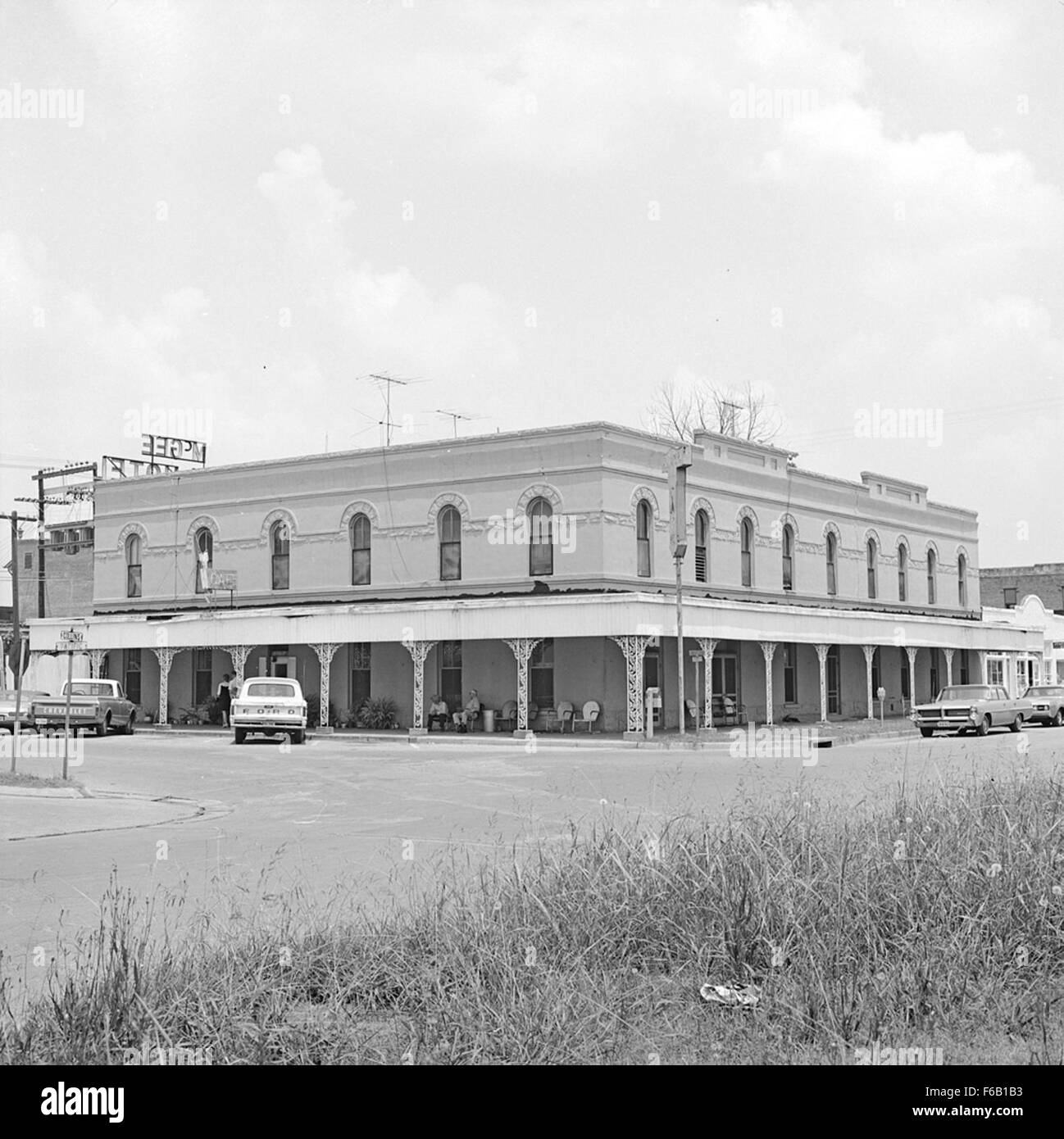 [Missouri Pacific, Hotel McGee at Conroe, Texas] Stock Photo - Alamy