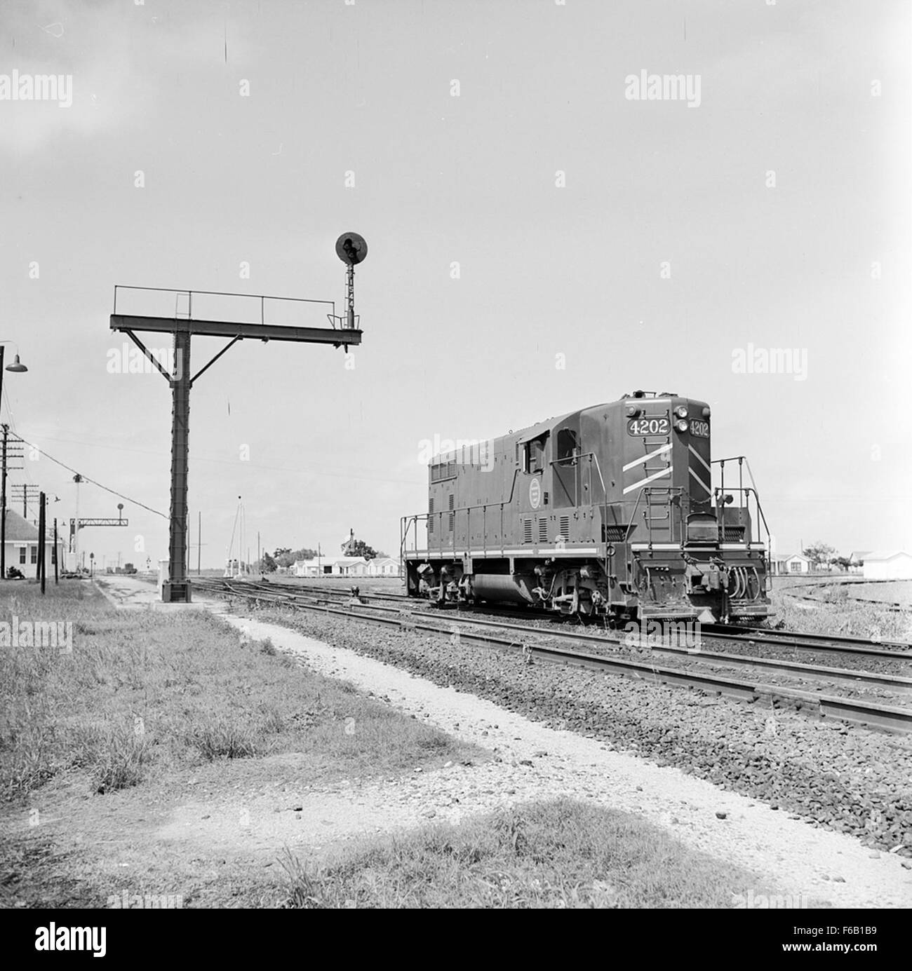 Signal gantry hi-res stock photography and images - Alamy