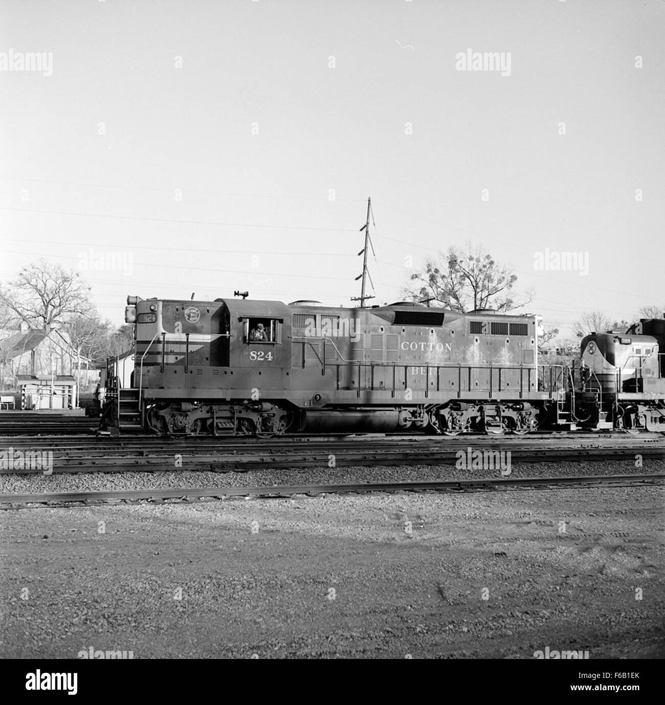 SLSW Diesel Electric Road Switcher No. 824 is a locomotive operated by ...