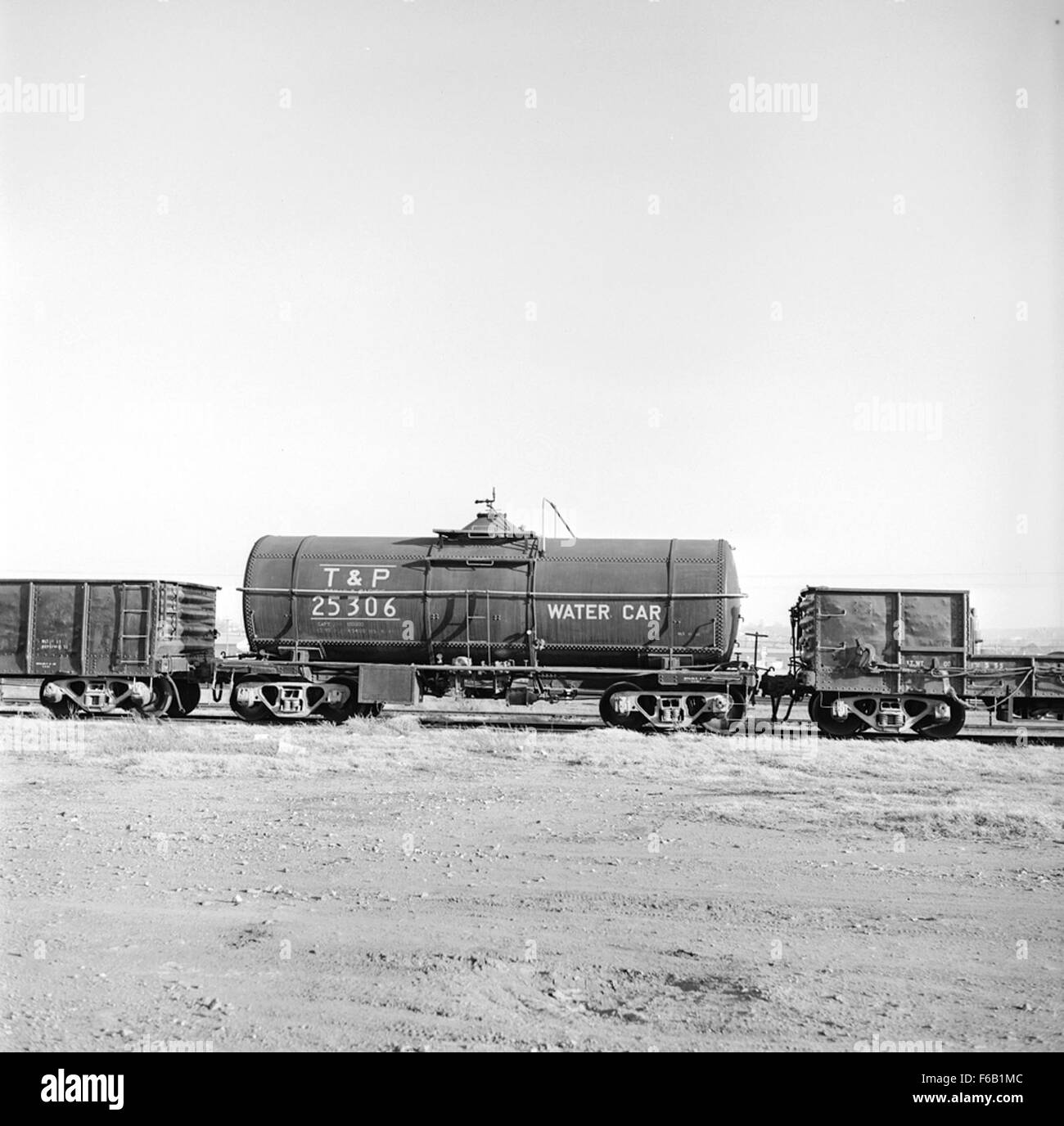 Railroad tank car Black and White Stock Photos & Images - Alamy