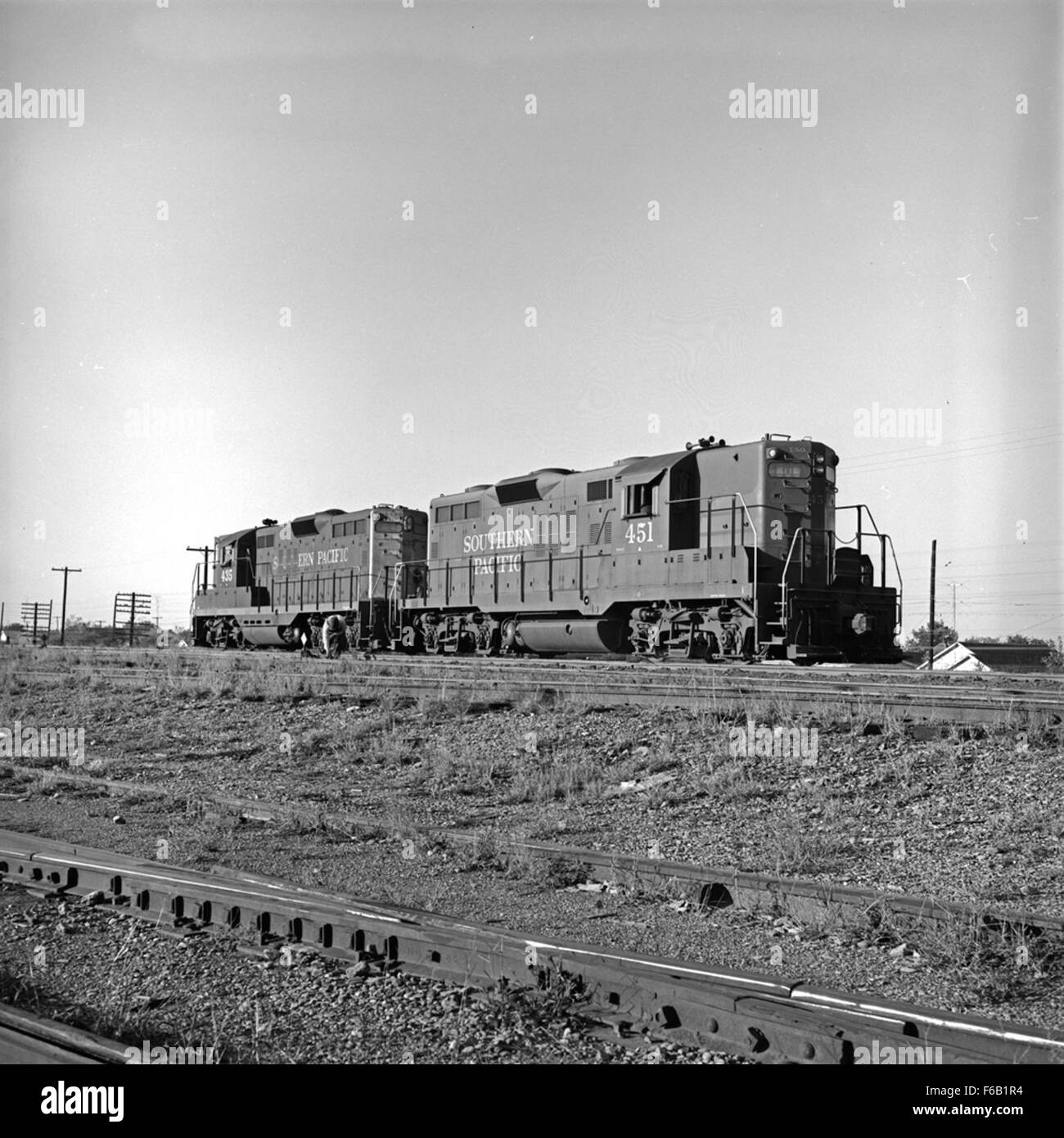 The Southern Pacific's diesel-electric road switchers Nos. 451 and 435 ...