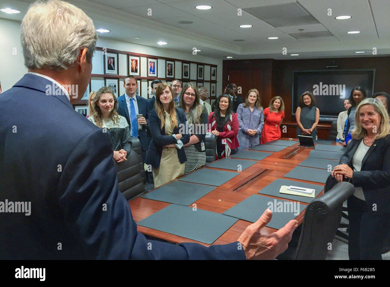 Secretary Kerry Thanks Protocol Office for Work on Recent State Visits ...