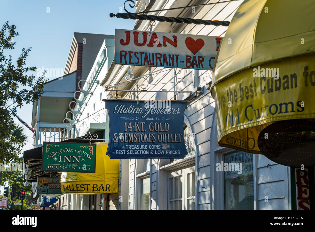 Shop signs hi-res stock photography and images - Alamy