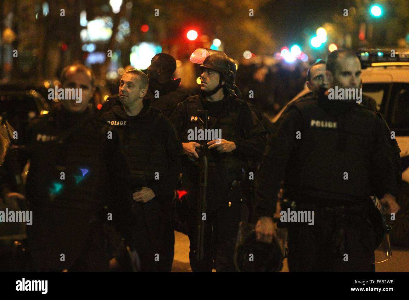 Paris, France. 15th Nov, 2015. Policemen secured the vicinity in front ...