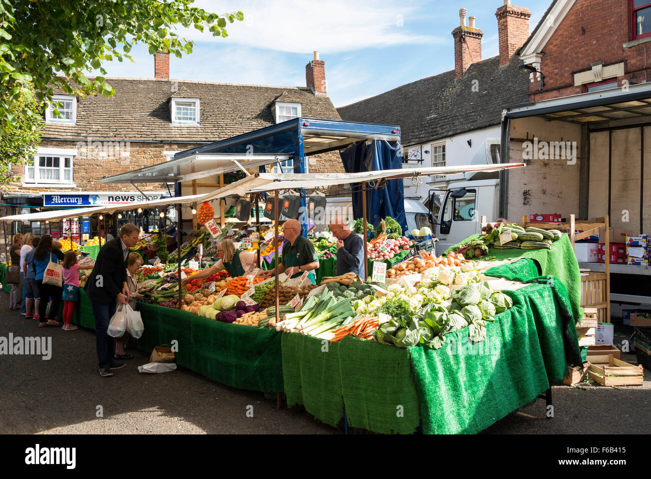 Fruit & Vegetable stall, Saturday Market, Market Place, Oakham, Rutland ...