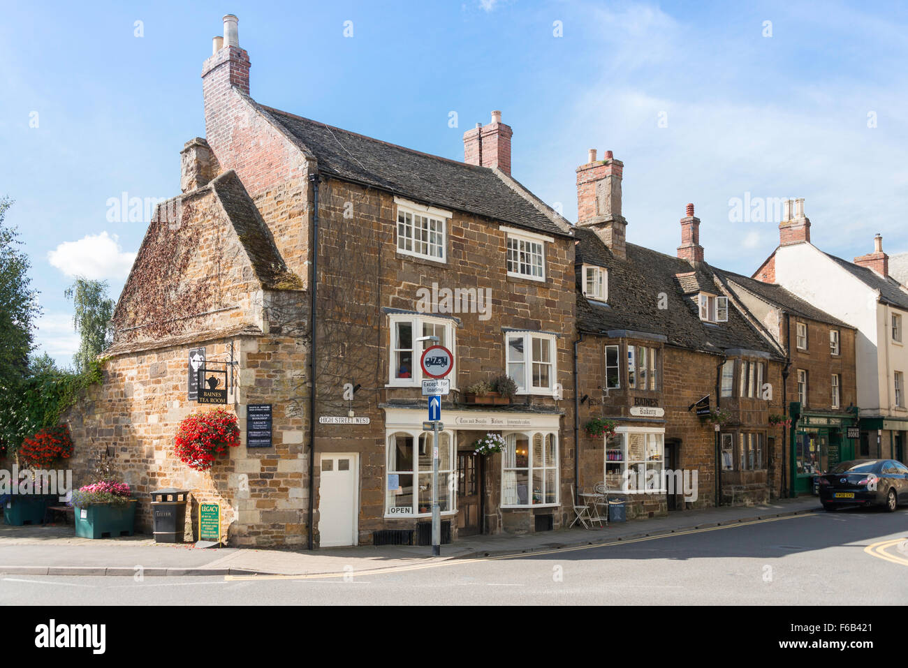 Uppingham rutland town centre hi-res stock photography and images - Alamy