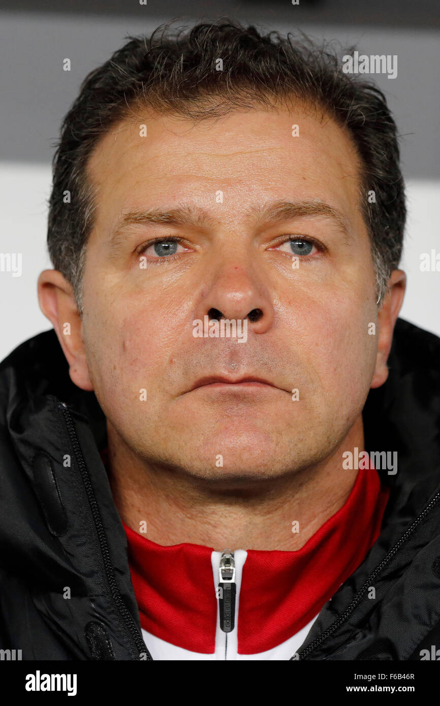 Budapest, Hungary. 15th November, 2015. Hungarian co- coach, the German ...