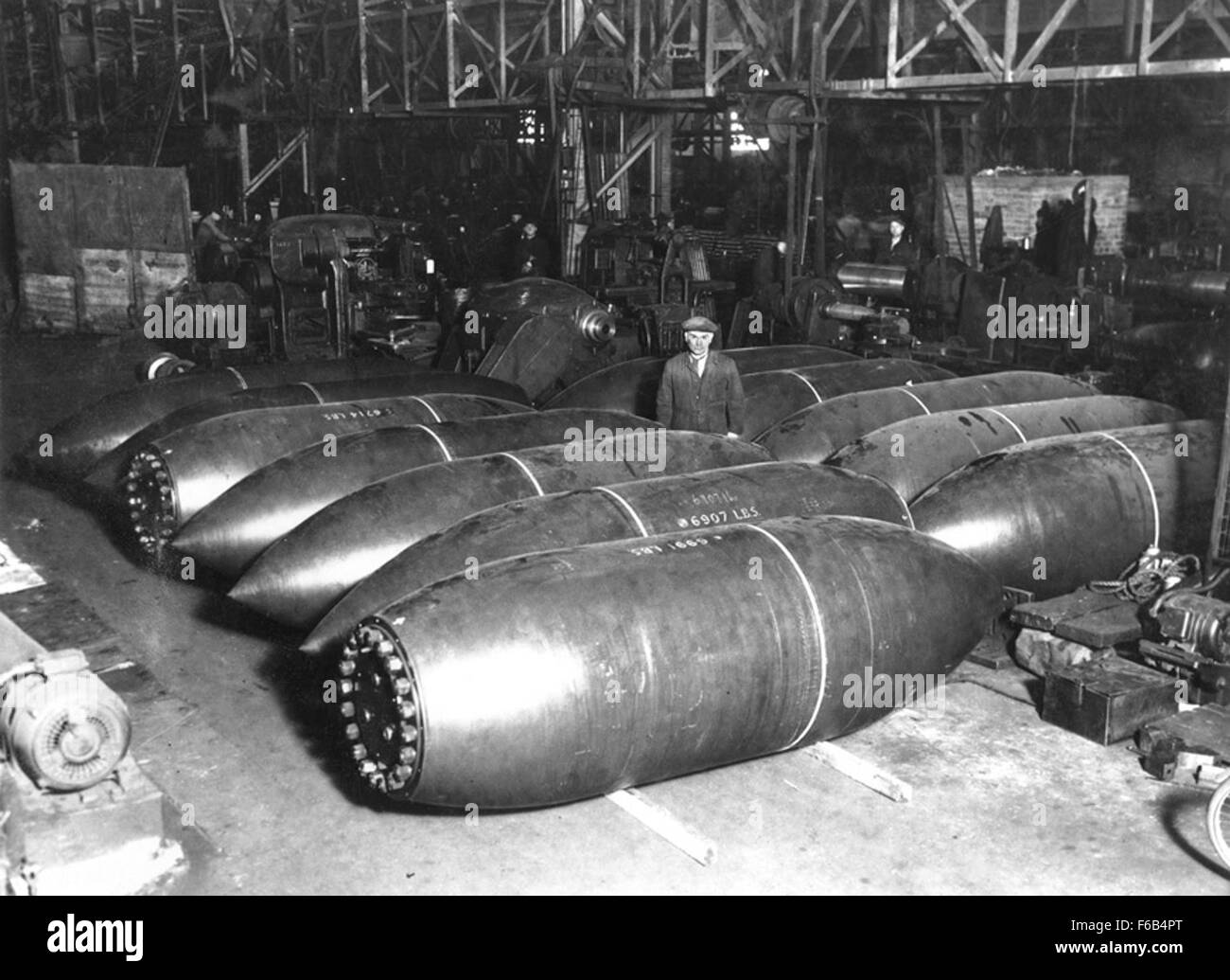 War equipment manufacturing during Black and White Stock Photos ...