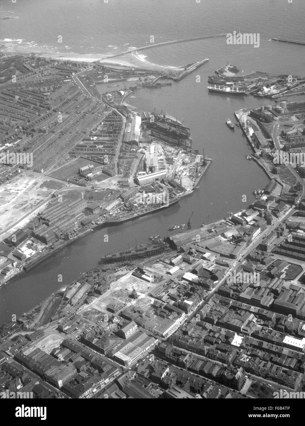 River wear shipbuilding hi-res stock photography and images - Alamy