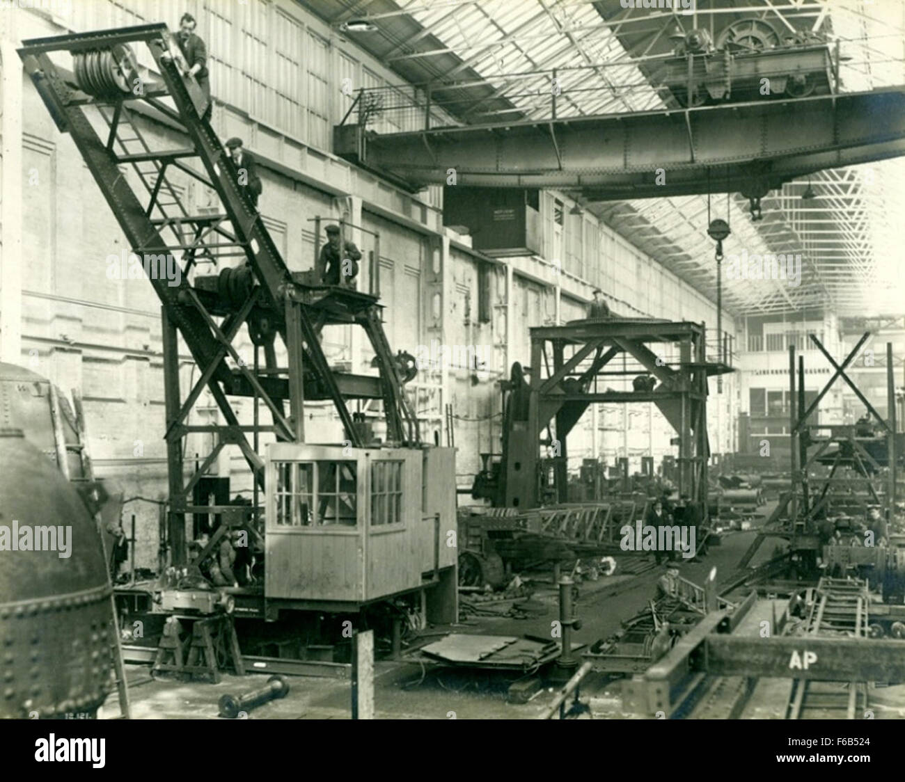 Elswick cranes hi-res stock photography and images - Alamy