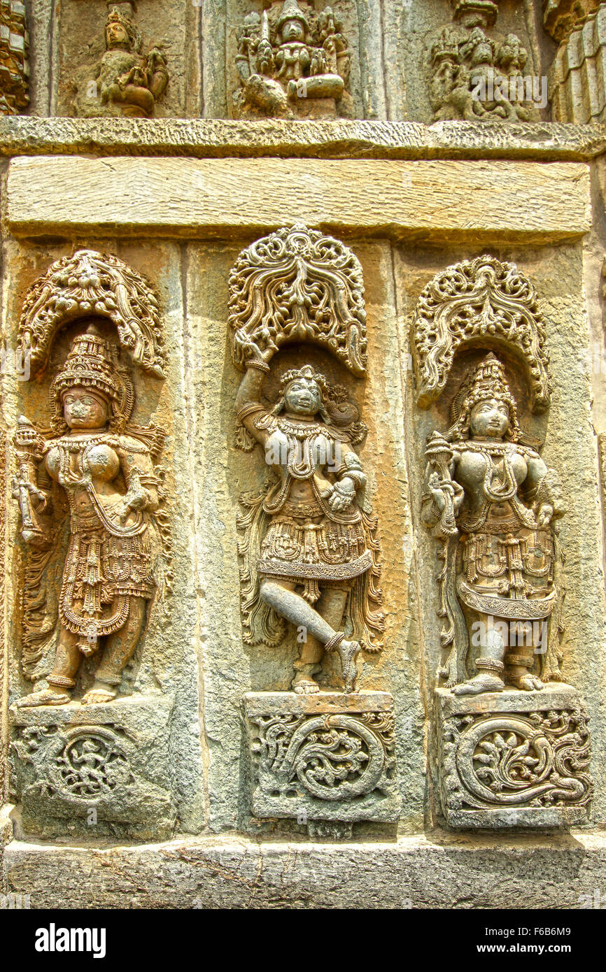 Intricate artwork at ancient hindu temple in Belur Karnataka Stock ... Intricate artwork at ancient hindu temple in Belur Karnataka Stock ...