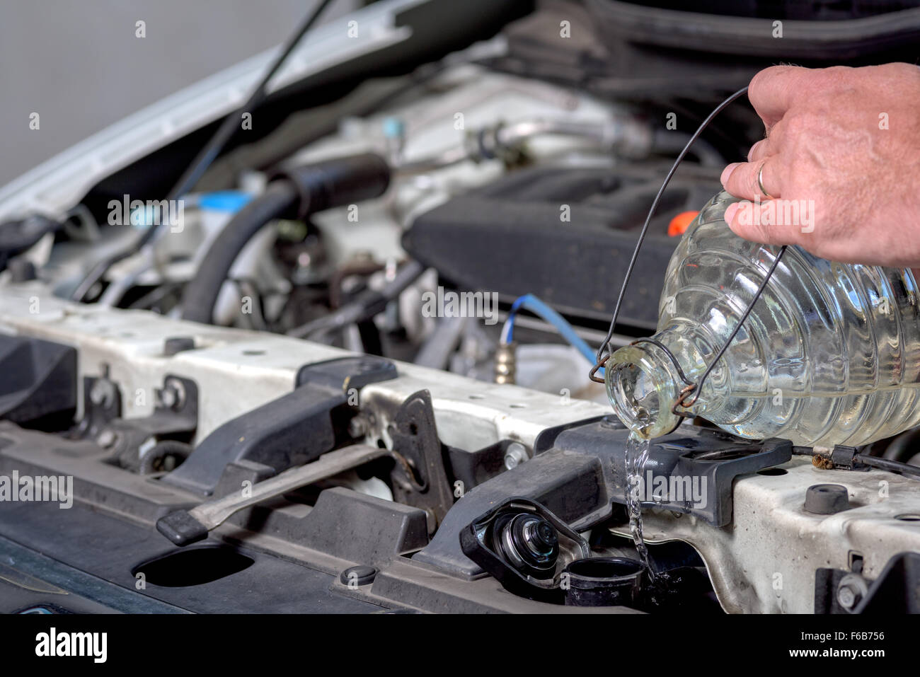 Car glass radiator hi-res stock photography and images - Alamy