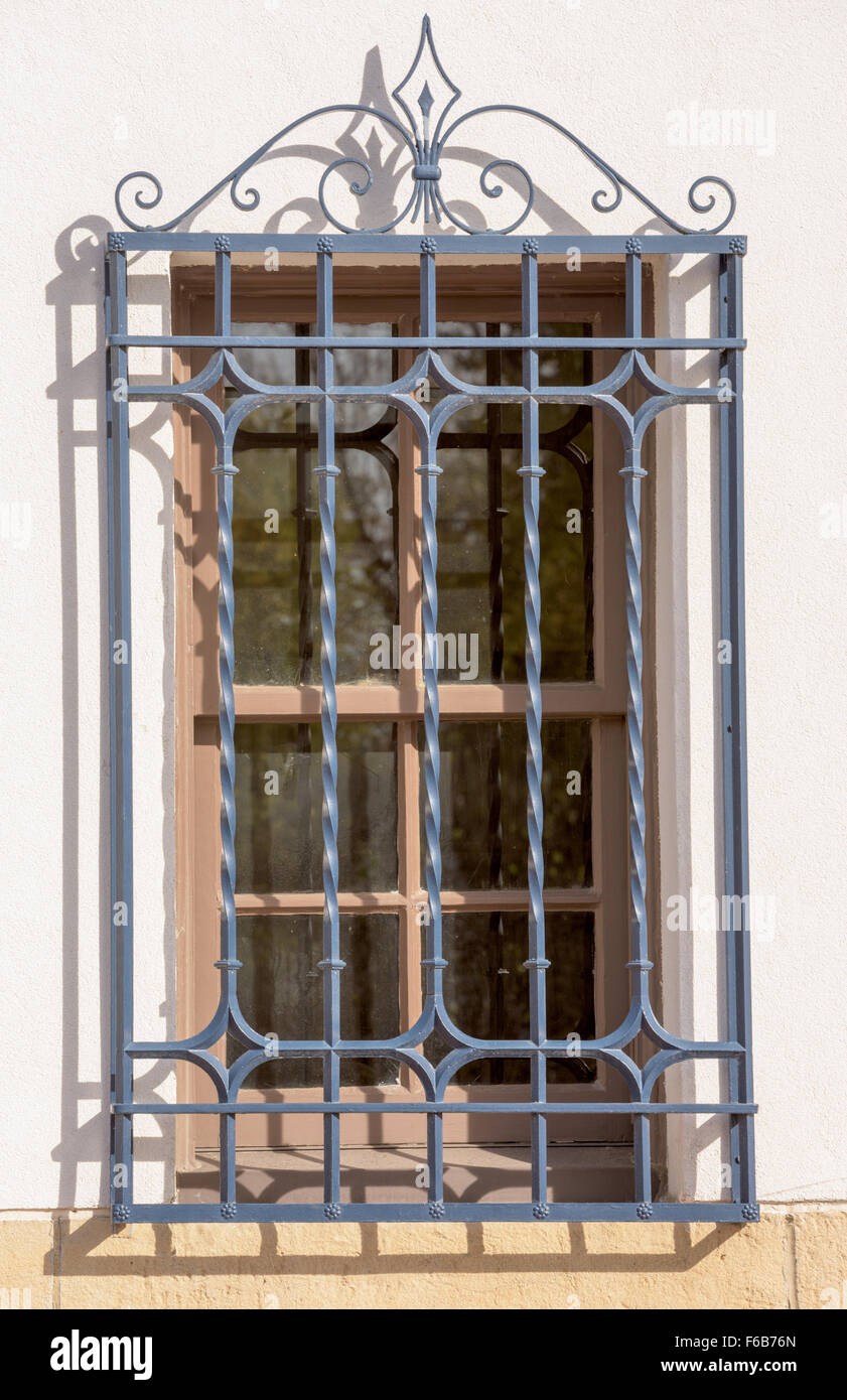 Steel barred window hi-res stock photography and images - Alamy