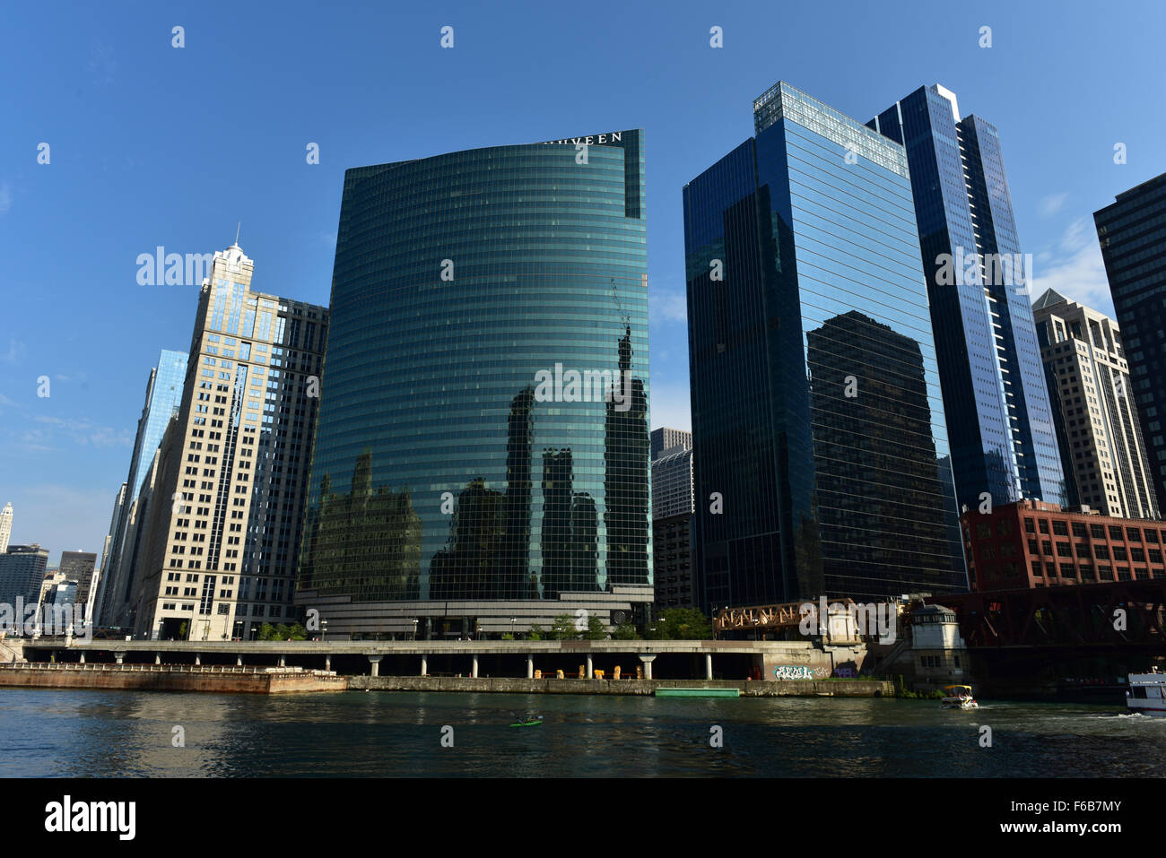 Chicago, Illinois - September 5, 2015: 333 West Wacker Drive is a ...