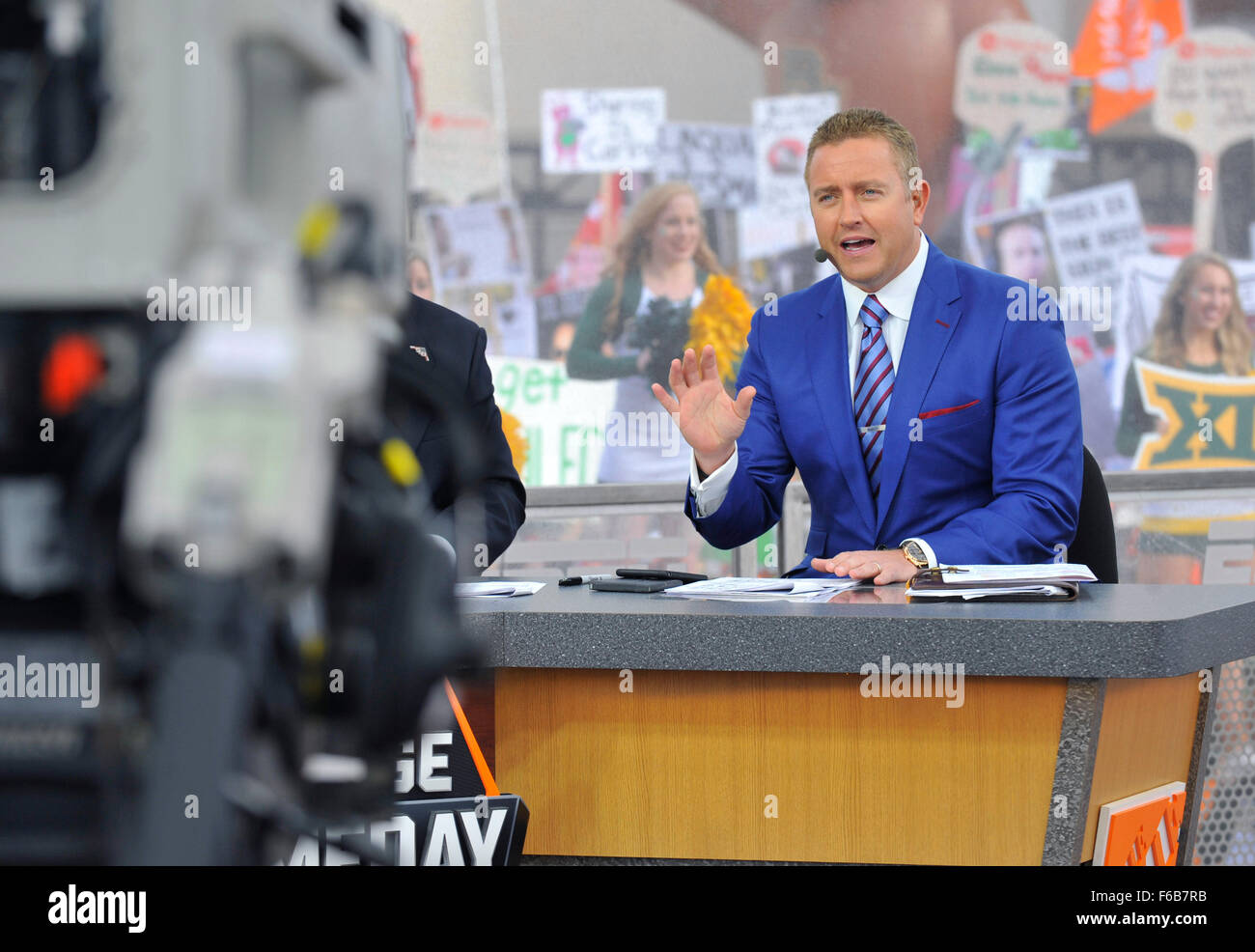 College football analyst hi-res stock photography and images - Alamy