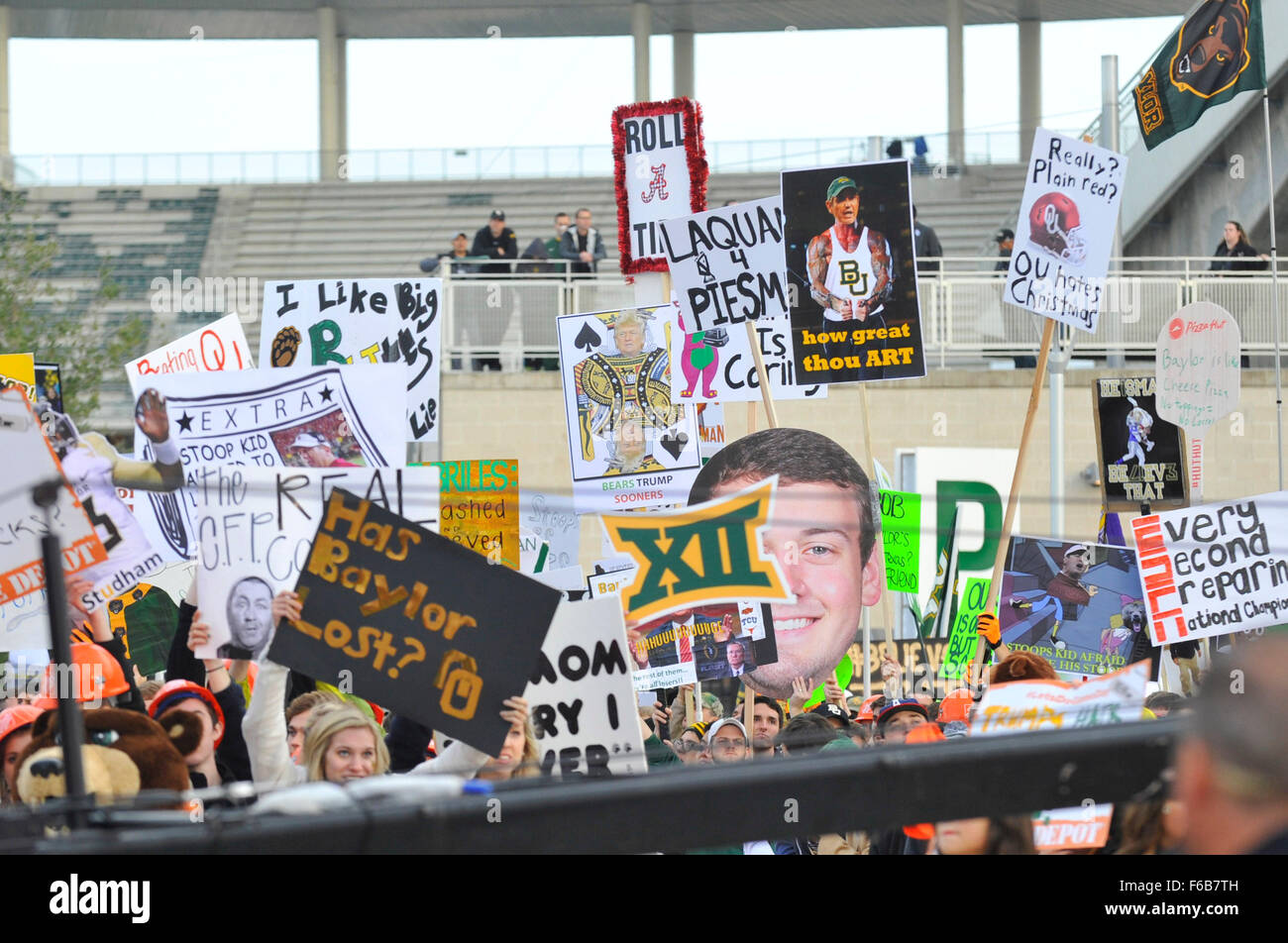 Waco, Texas, USA. 14th Nov, 2015. Fans hold up signs during ESPN's ...