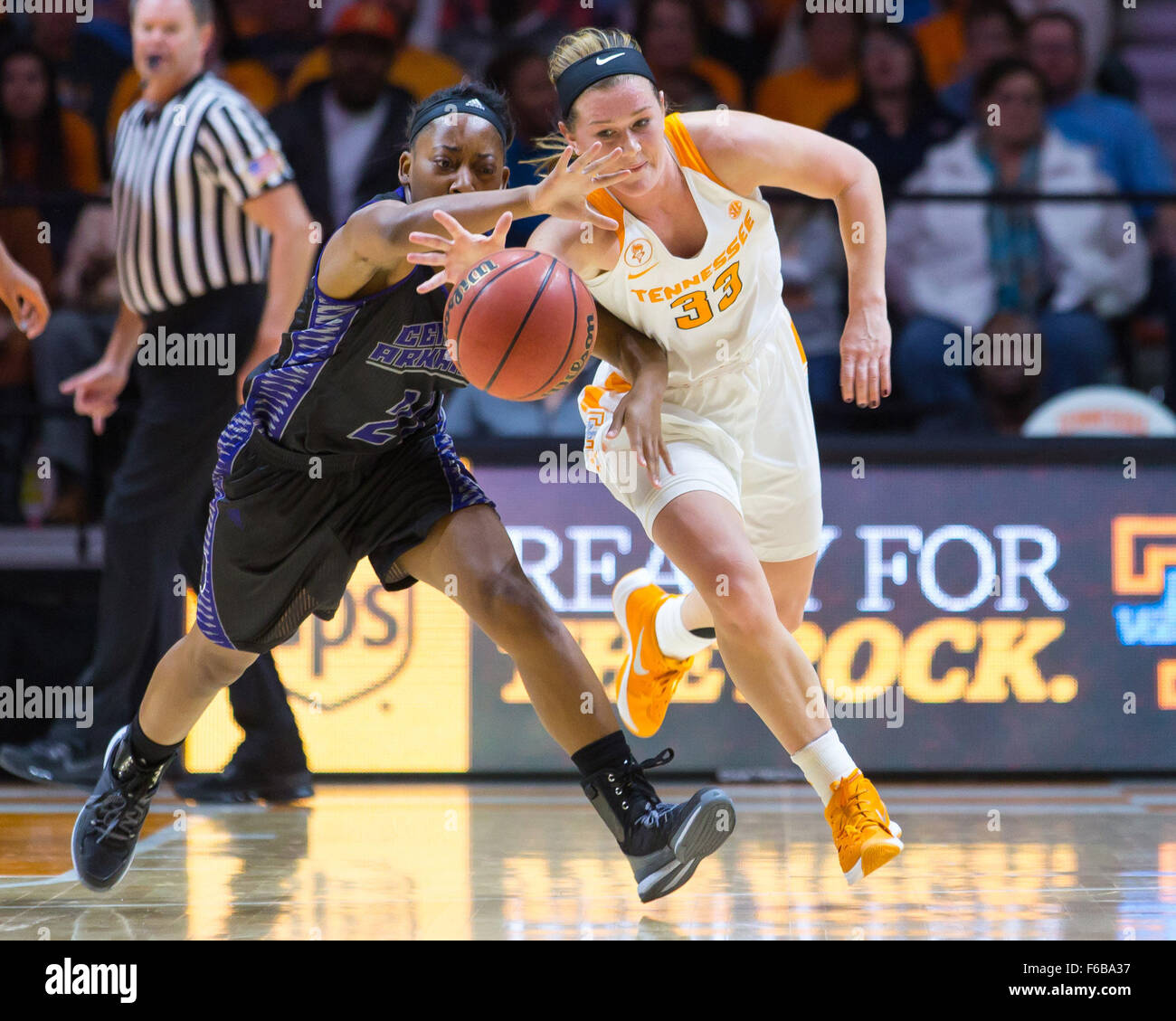November 15, 2015: Alexa Middleton #33 of the Tennessee Lady Volunteers ...