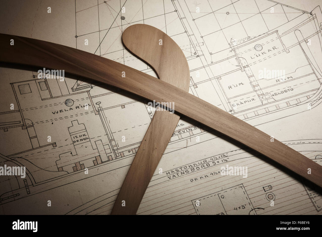 Drawing plans ship hi-res stock photography and images - Alamy