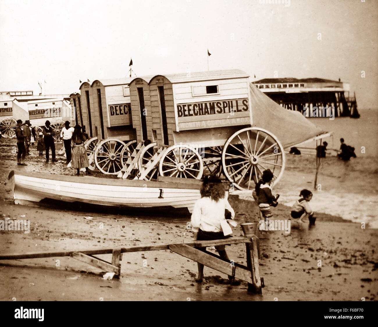 Great Yarmouth beach and pier - Victorian period Stock Photo: 89993204 ...