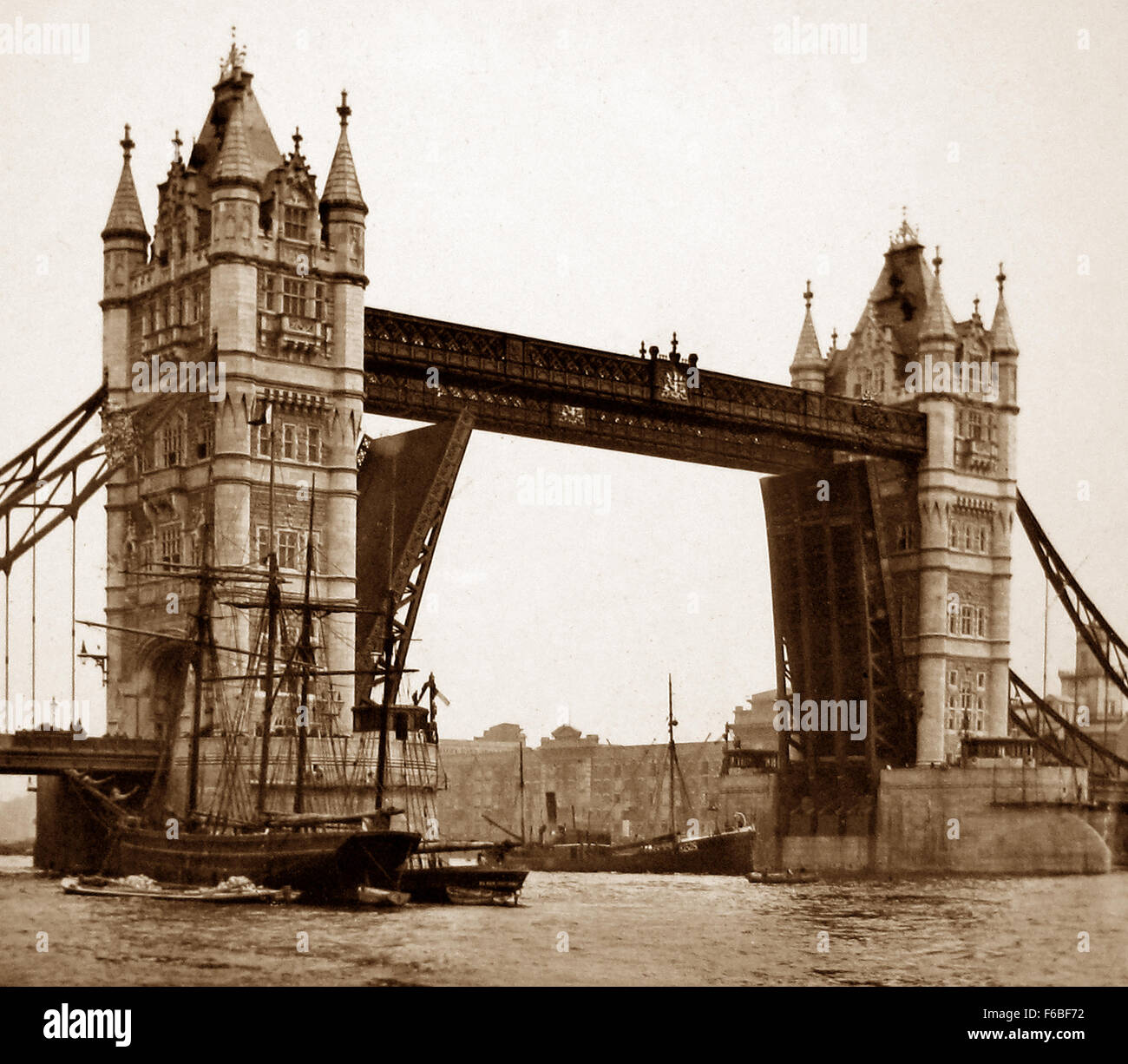 Victorian Tower Bridge High Resolution Stock Photography and Images - Alamy