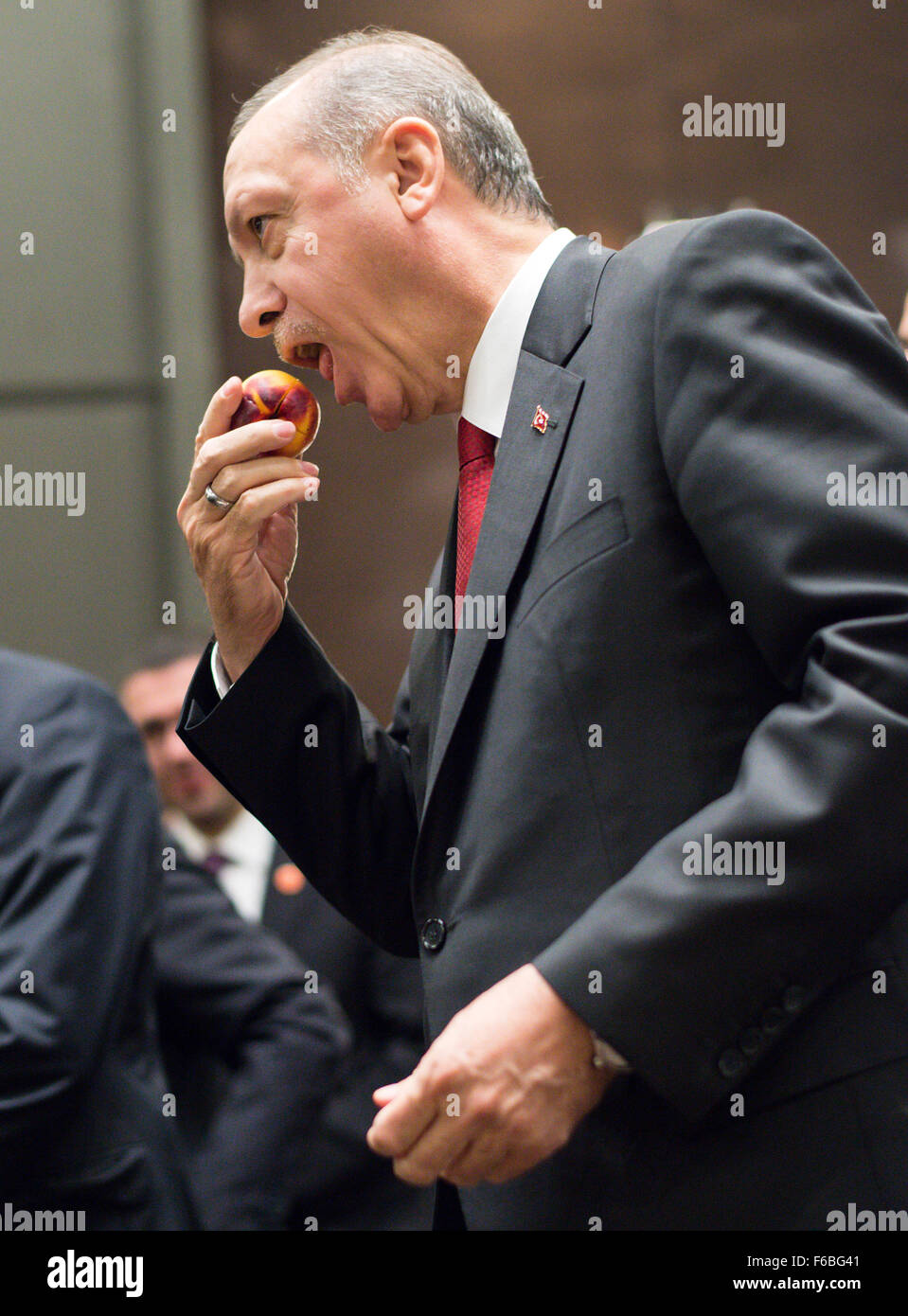 Turkish President Recep Tayyip Erdogan eats during the G20 Summit in ...