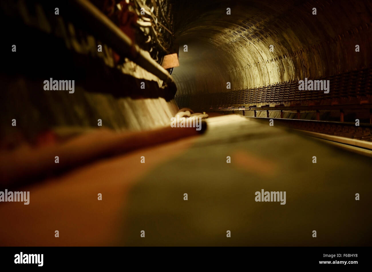 Tunnel subway hi-res stock photography and images - Alamy