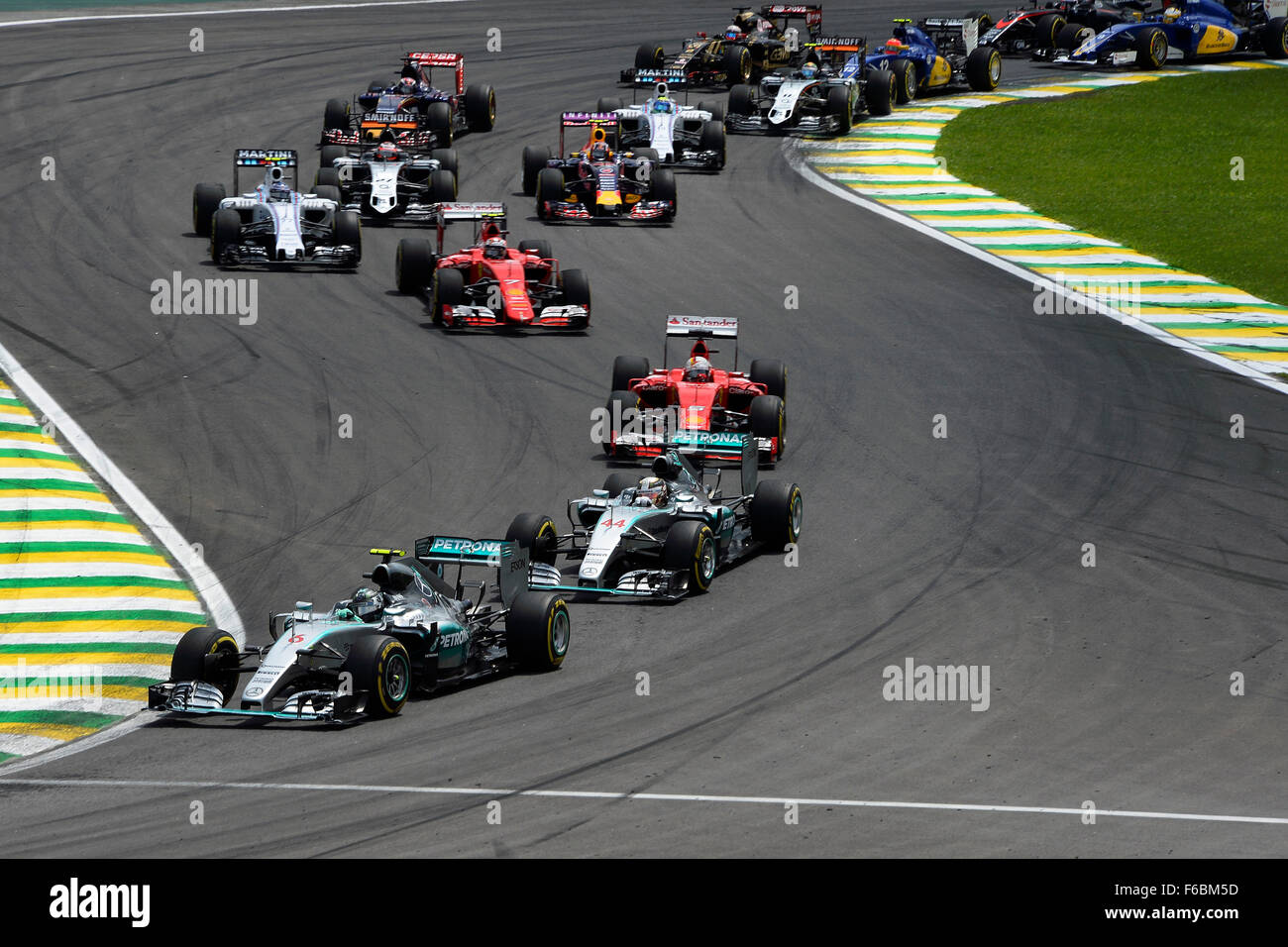 Formula one mass start hi-res stock photography and images - Alamy