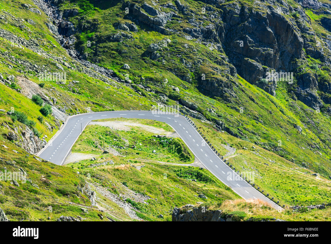 Rural asphalt road turning hi-res stock photography and images - Alamy