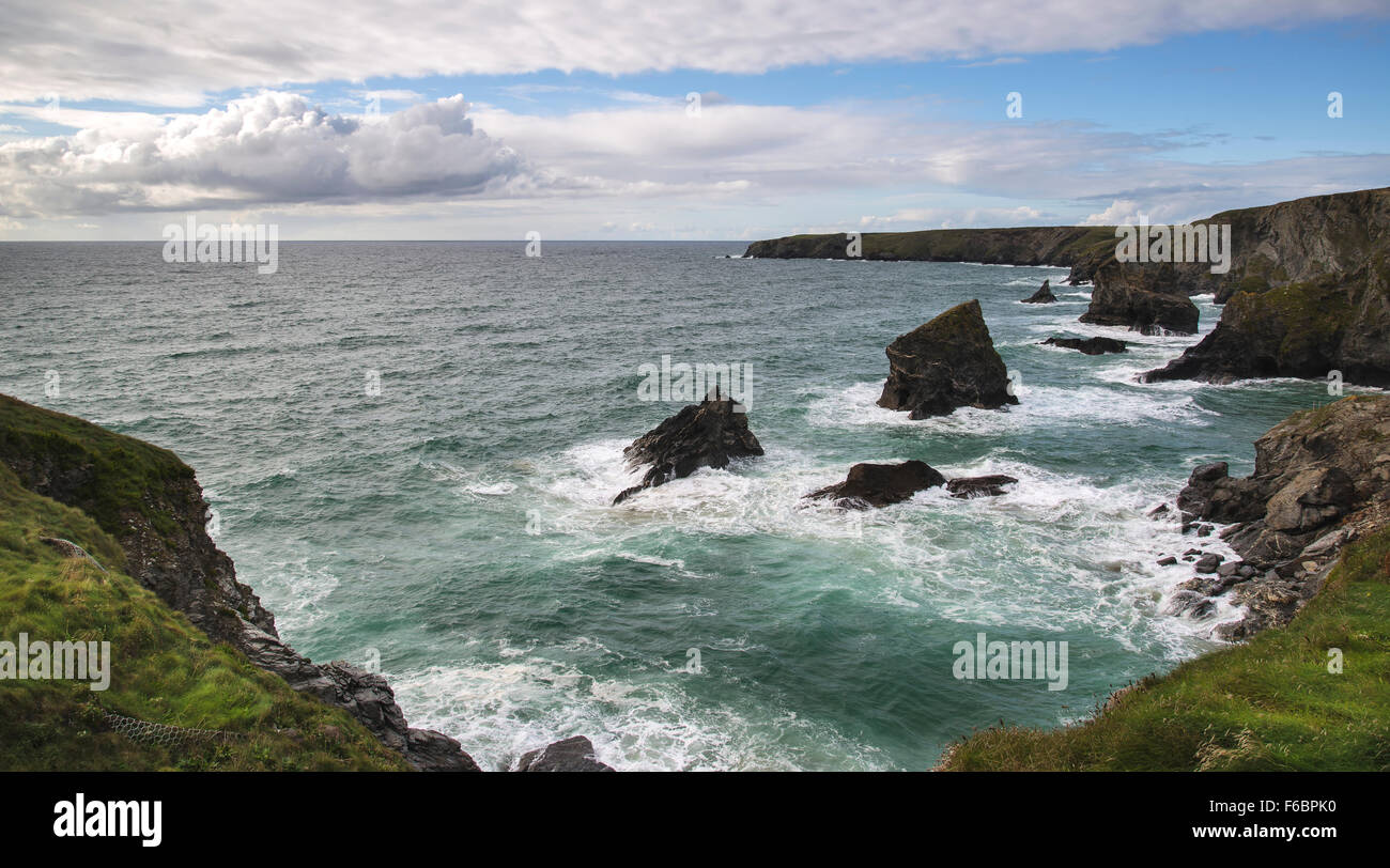 Rock stacks bedruthan steps hi-res stock photography and images - Alamy