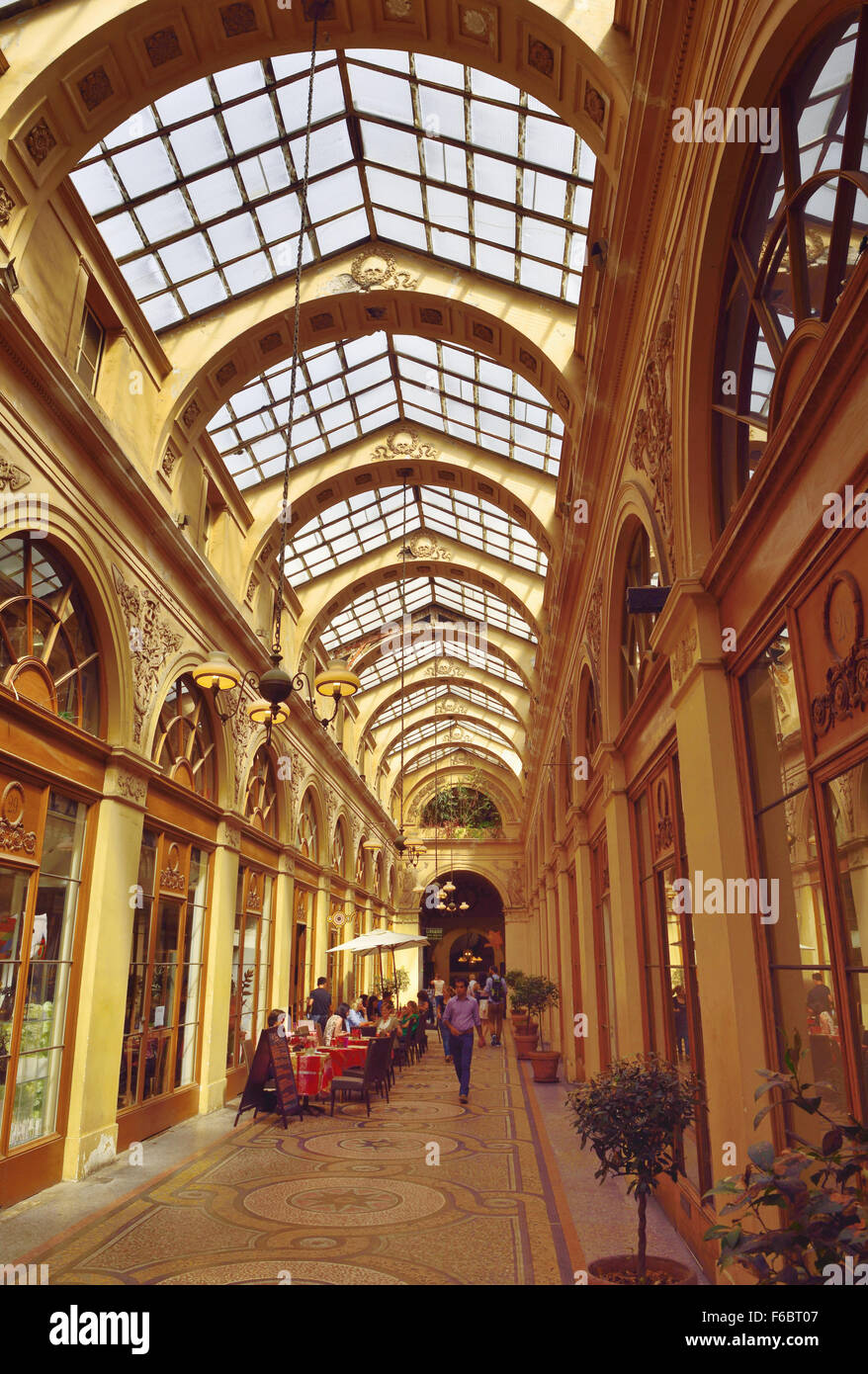 Arcade of shops hi-res stock photography and images - Alamy