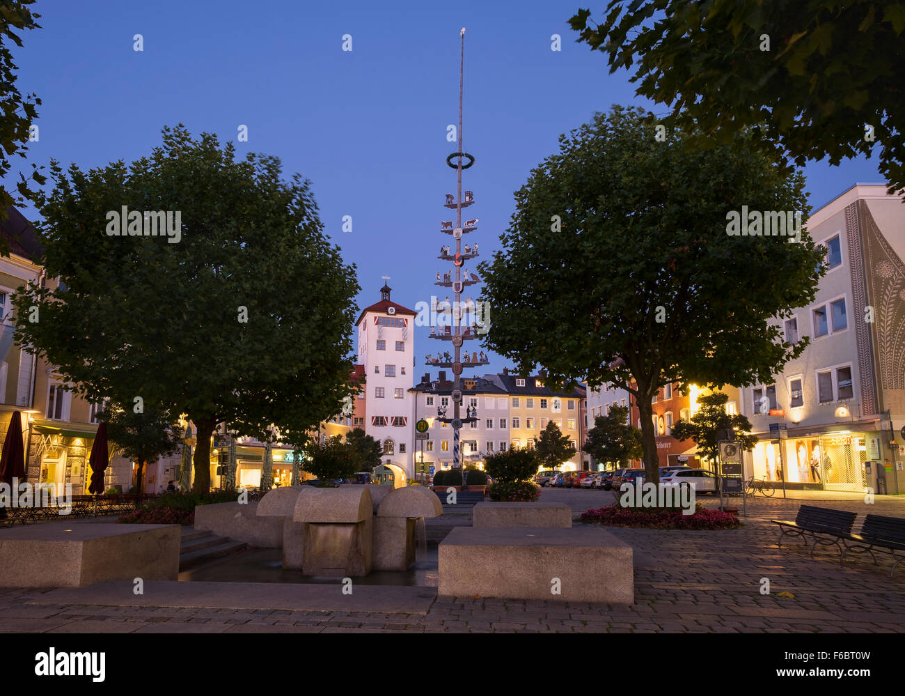 Jacklturm tower and maypole, town square, Traunstein, Chiemgau, Upper ...