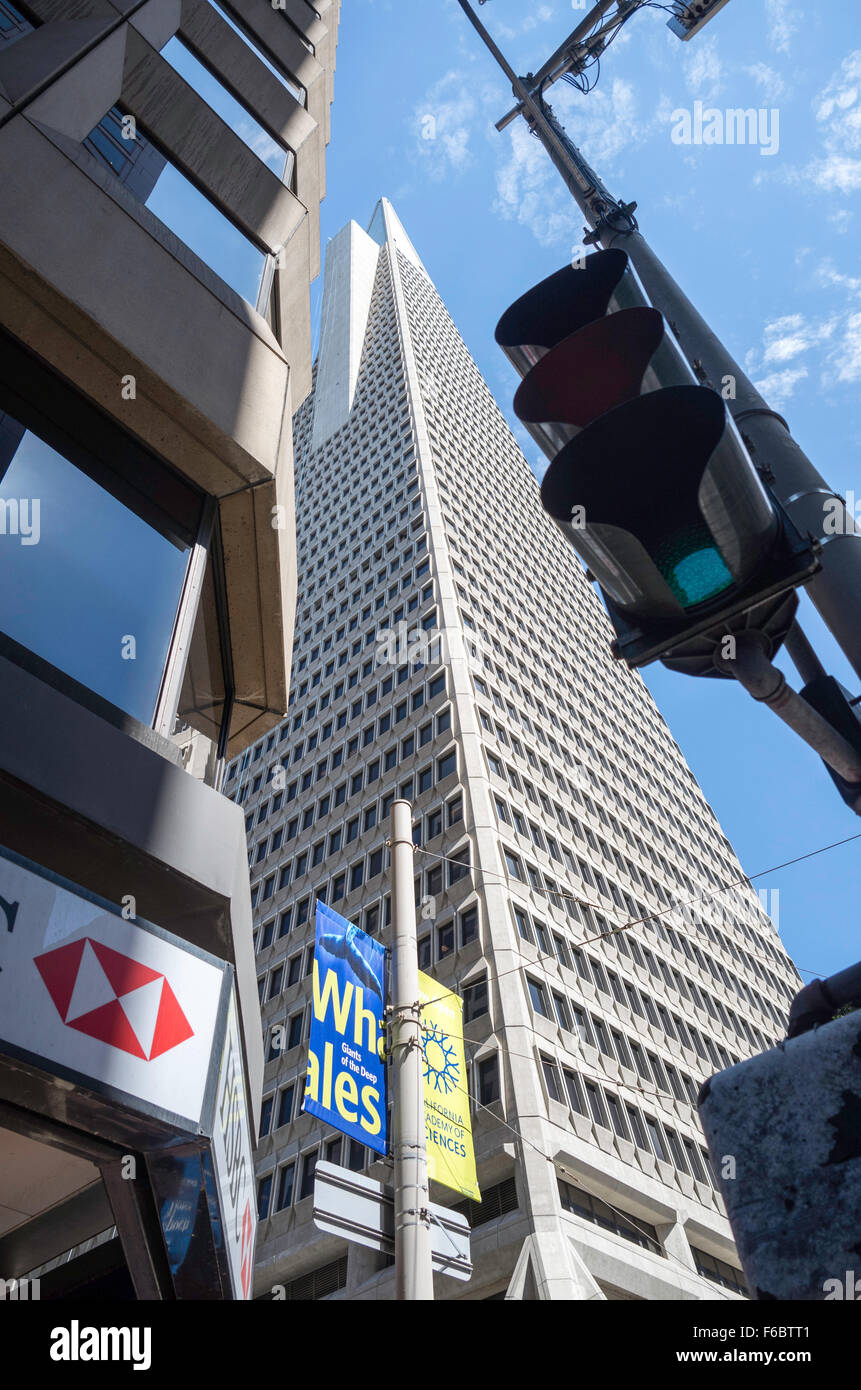 High rise building in central San Francisco, California, USA Stock ...