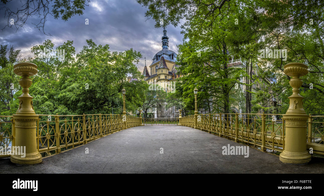 Pest castle hi-res stock photography and images - Alamy