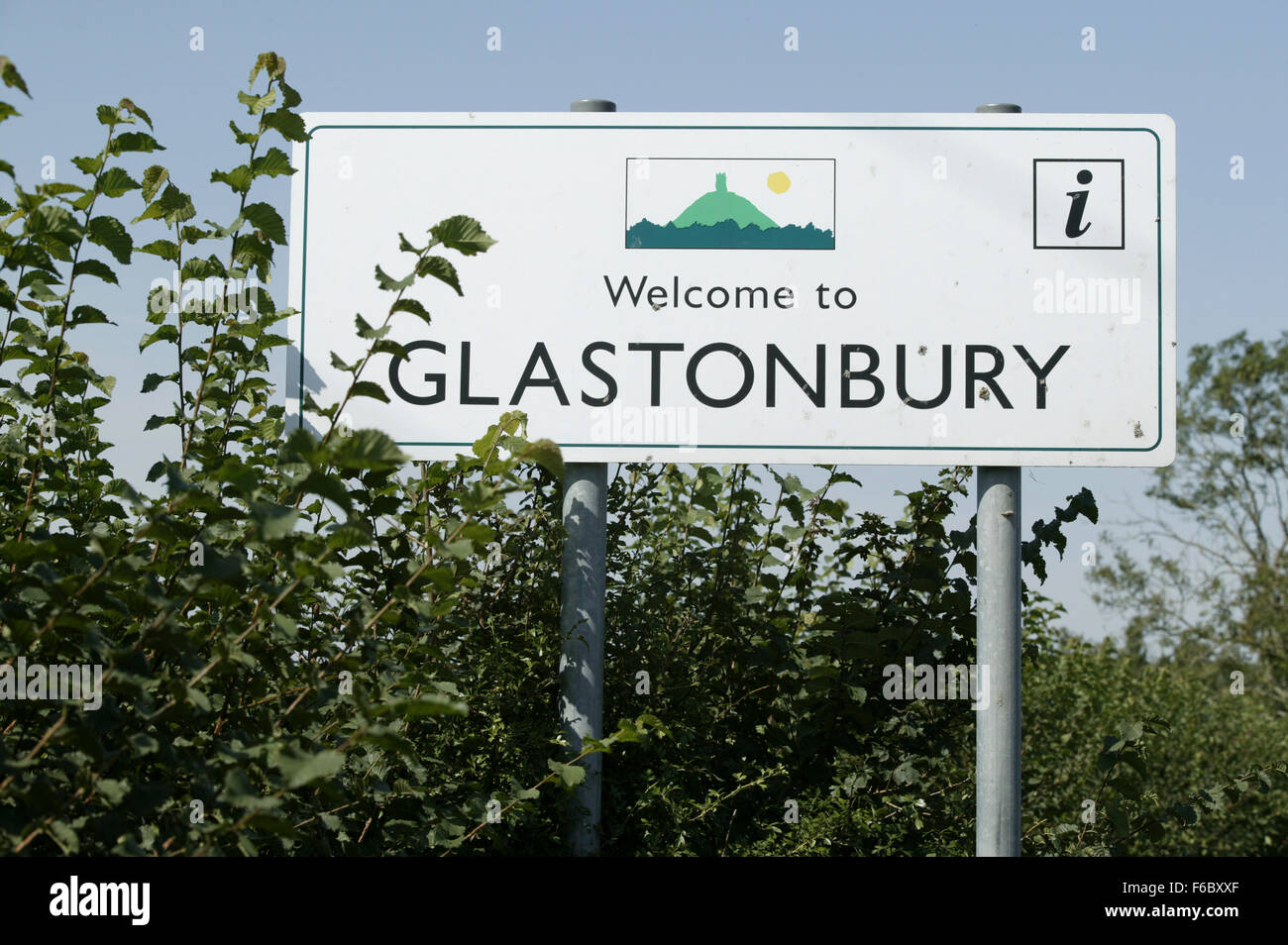 Glastonbury road sign hi-res stock photography and images - Alamy