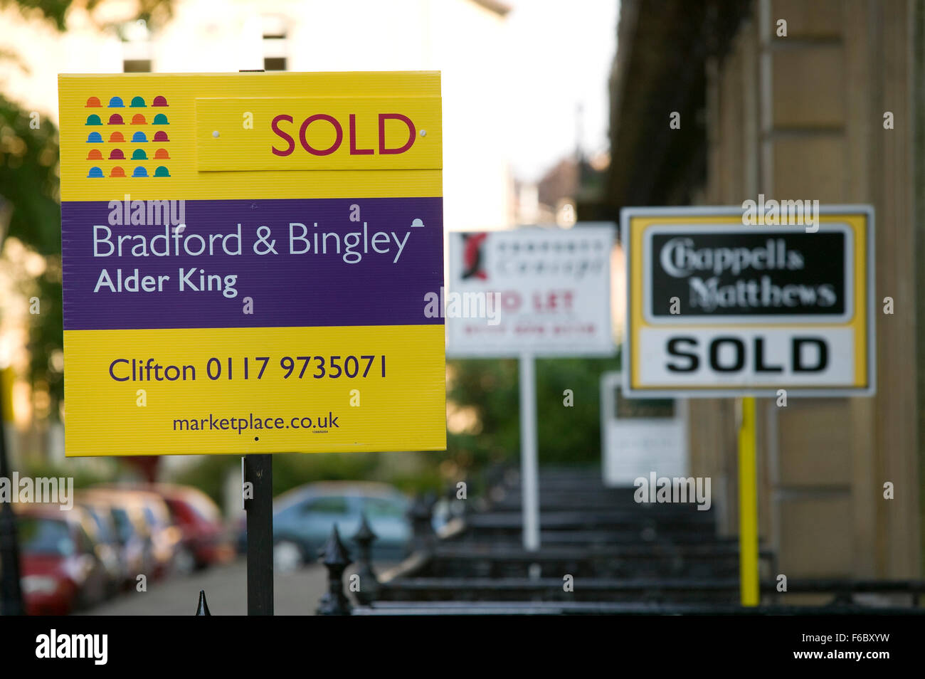 For sale signs uk street hi-res stock photography and images - Alamy