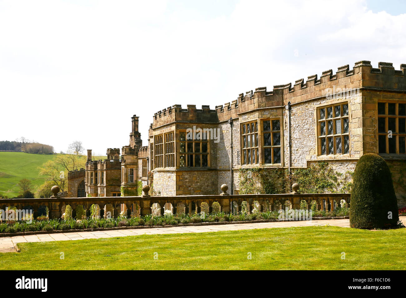 Haddon Hall Derbyshire Near Buxton & Chatsworth House. Elizabethan ...