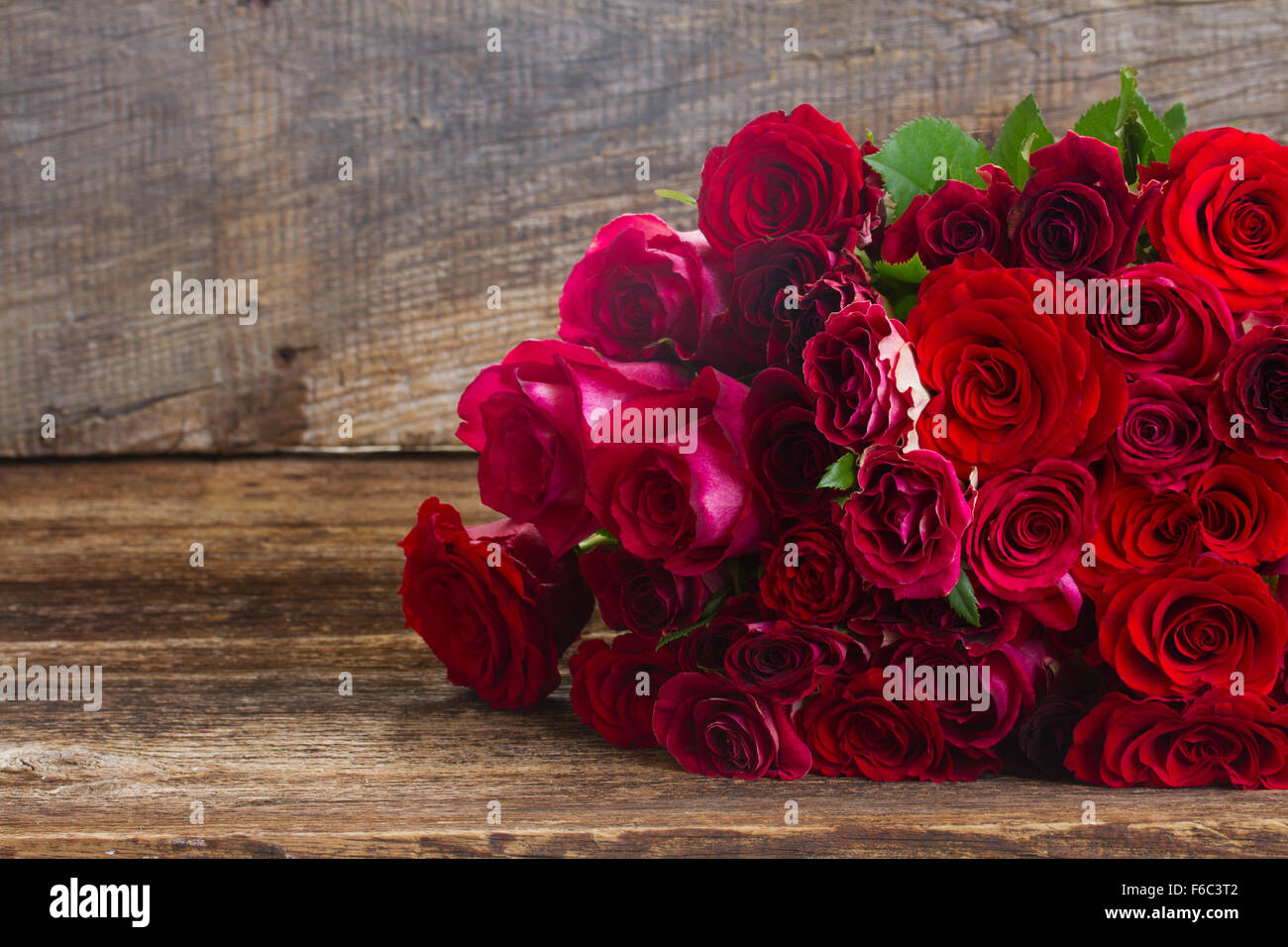 pile of red roses Stock Photo - Alamy