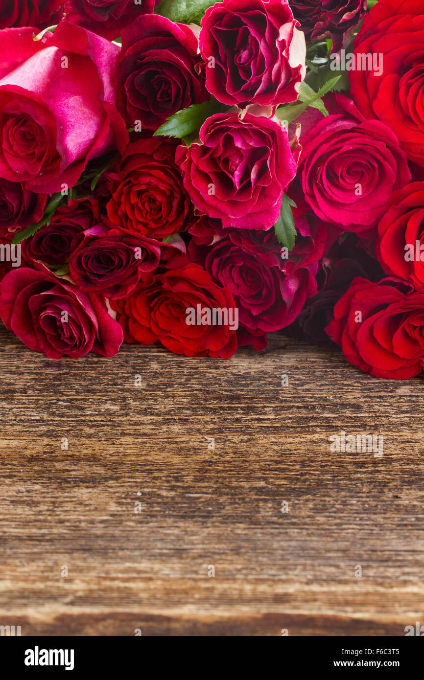 pile of red roses Stock Photo - Alamy