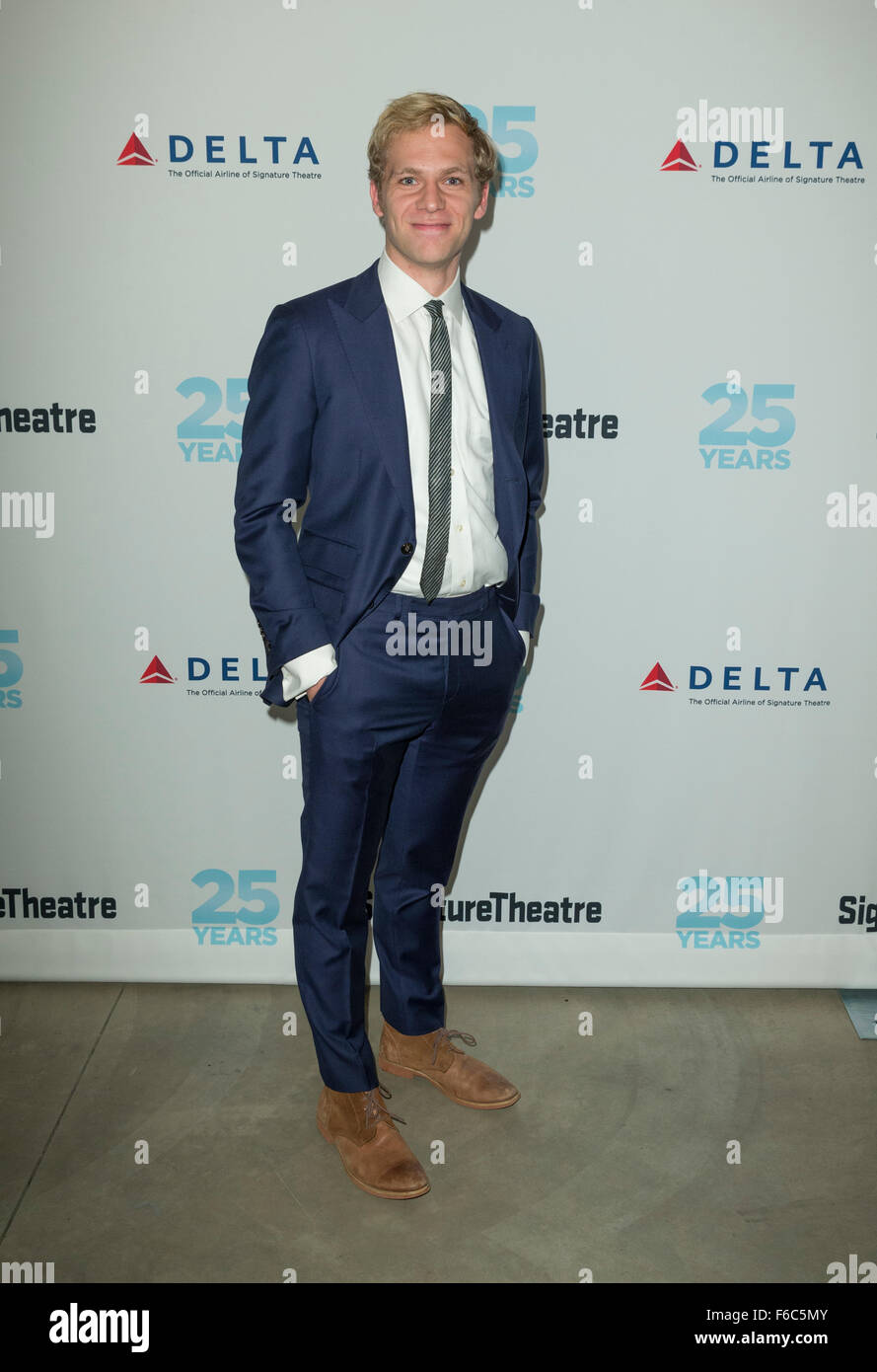 Cross signature hi-res stock photography and images - Alamy