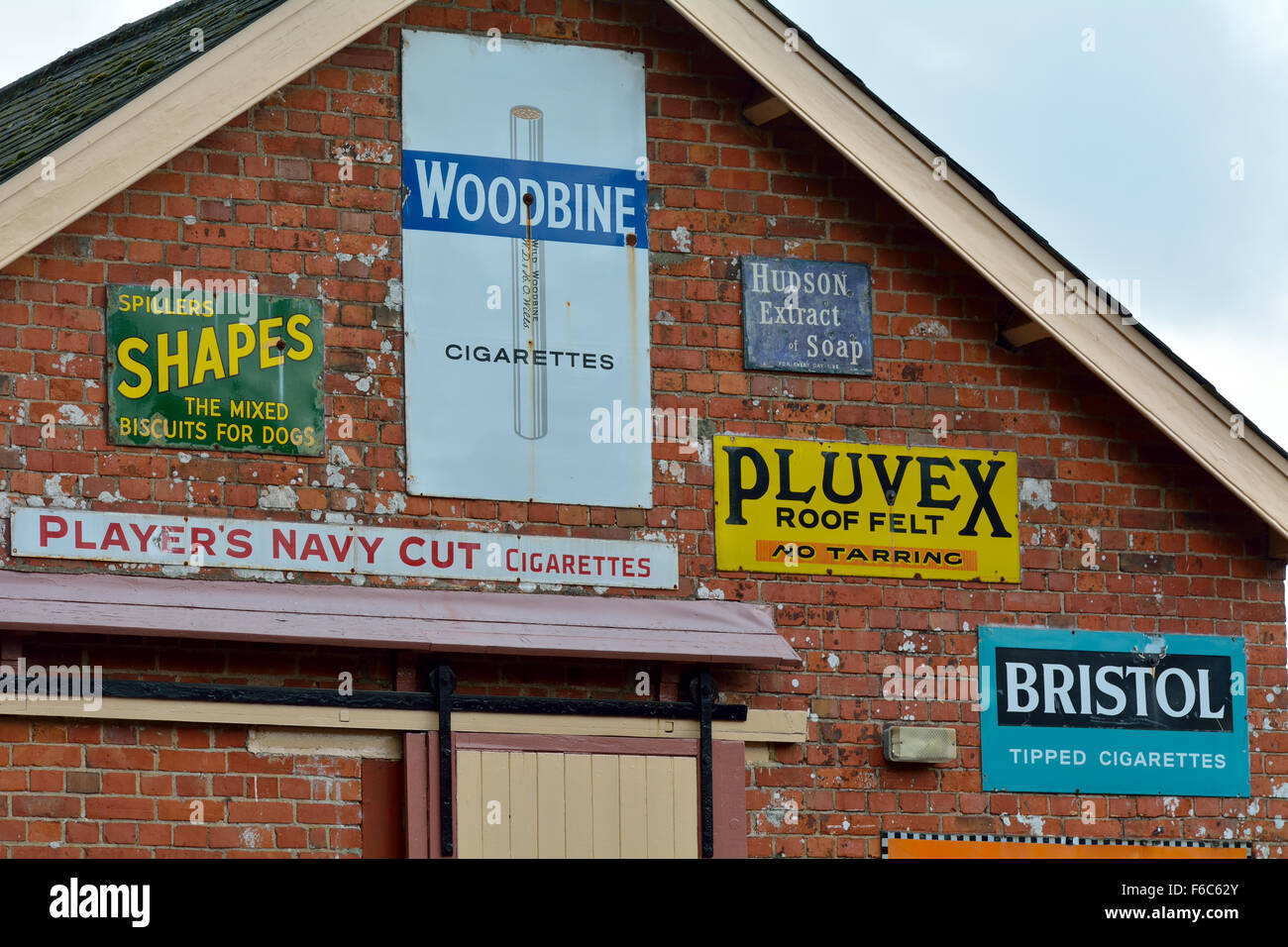 Staverton station hi-res stock photography and images - Alamy
