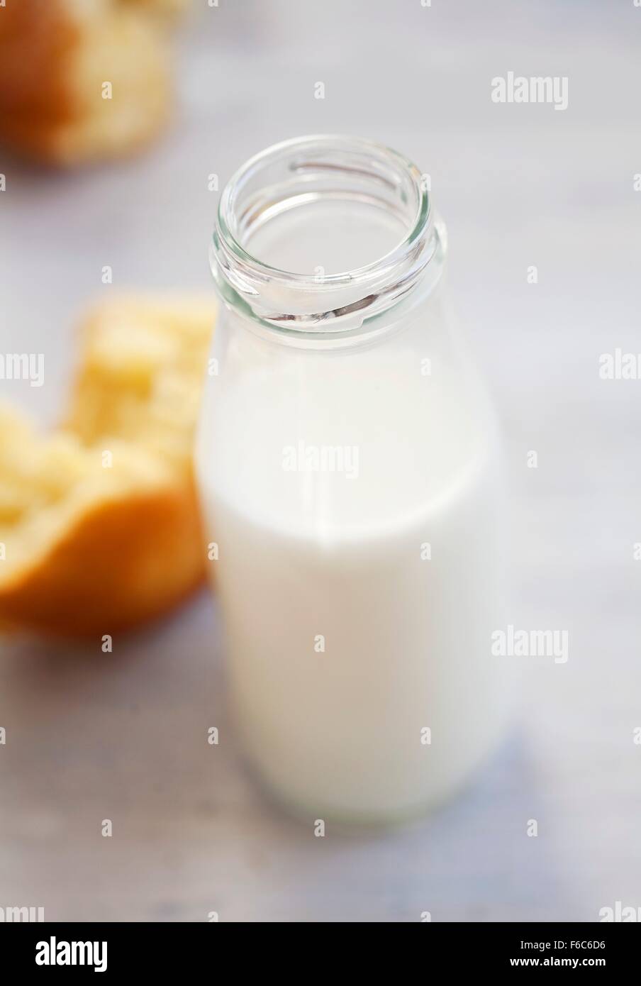 Milk bottle and glass of milk hi-res stock photography and images - Alamy